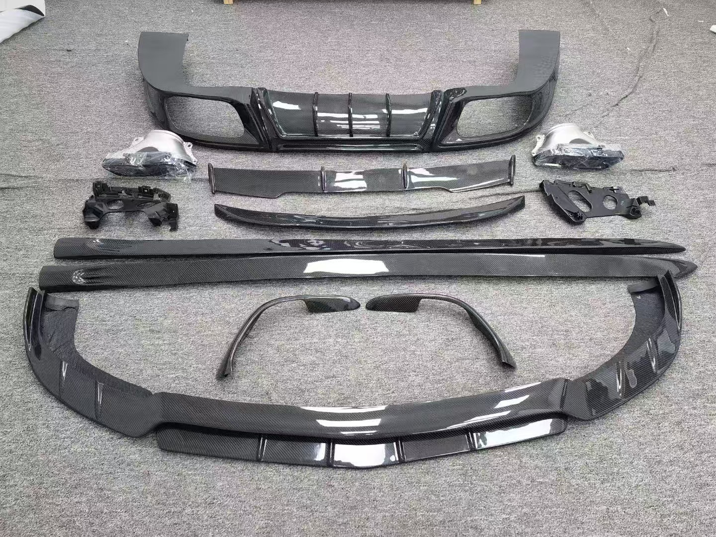 Mercedes-Benz C190 AMG-GT 4Door Upgrade LD Style Body Kit Front Lip ...